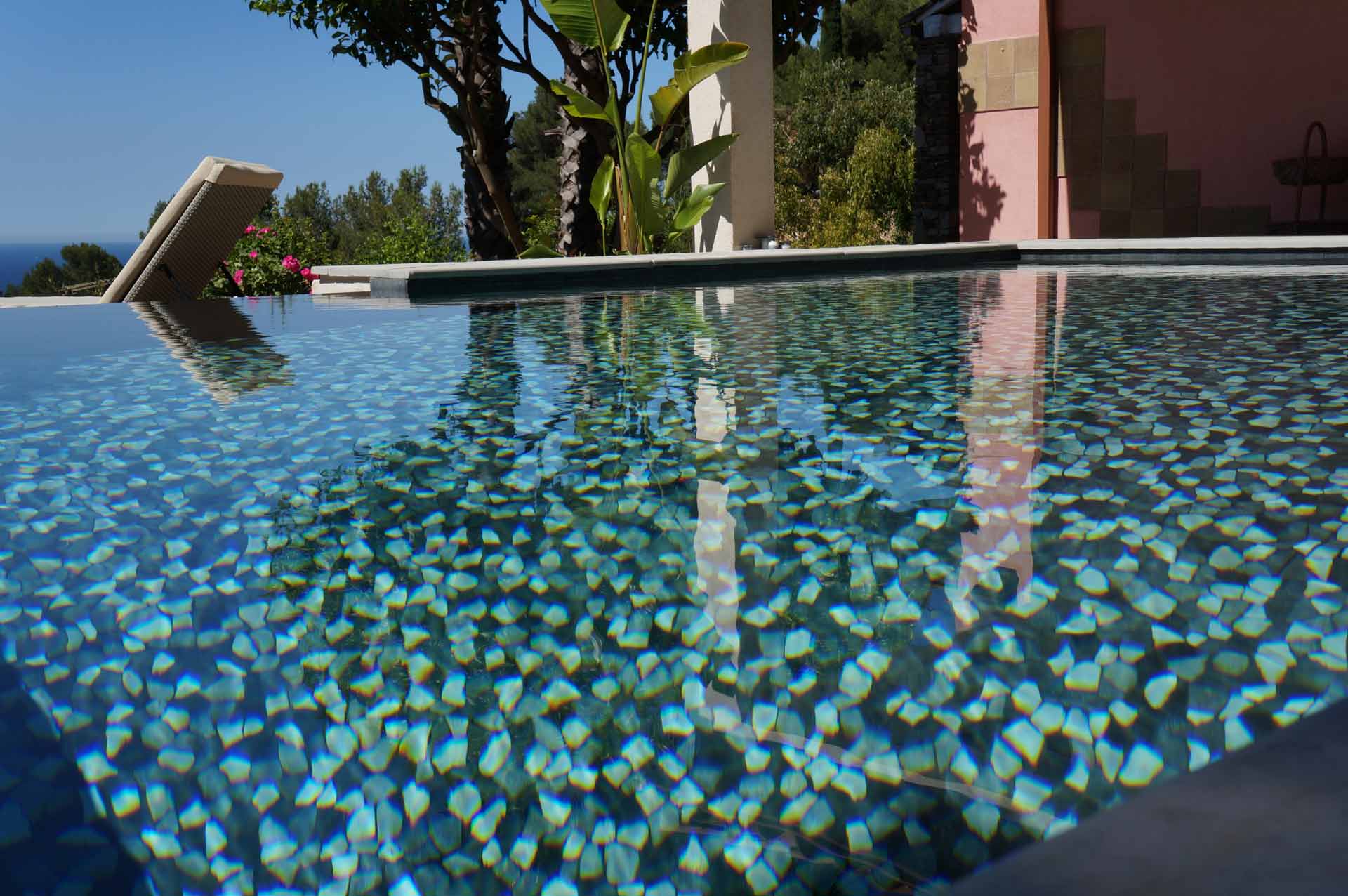 Mini piscine en béton armé : une solution économique et durable